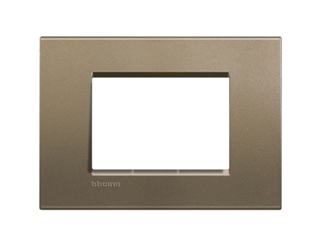 lna4803sq-placa-rectangular-3-modulos-square-livinglight-bticino